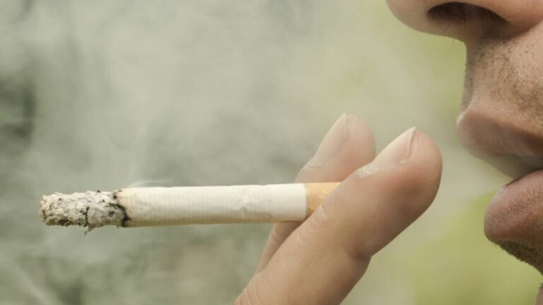 Perokok Aktif di Indonesia Tembus 70 Juta Orang, Mayoritas Anak Muda ...